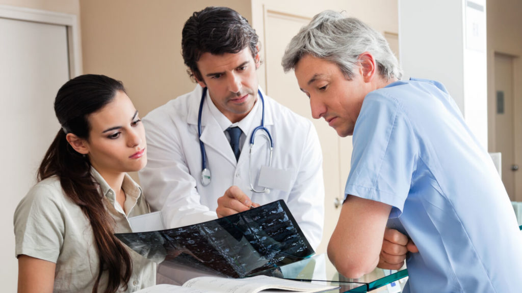 Assistant Médico Administratif : missions, qualités, salaire