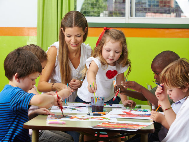 Formation ATSEM : accès, programme, trois concours, stages...