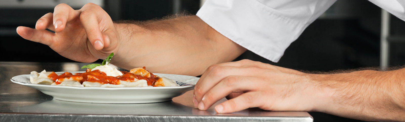 Commis de cuisine : missions, qualités, salaire